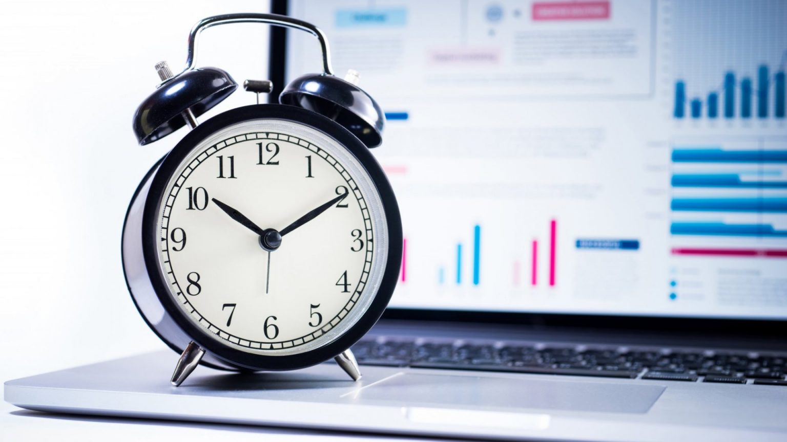 Digital Transformation in Education: Advantages and Challenges